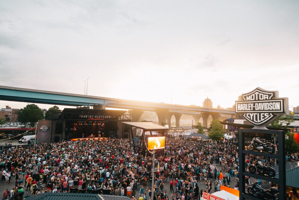 Acara Musik Paling Ramai Di Amerika - Cassette Store Day USA